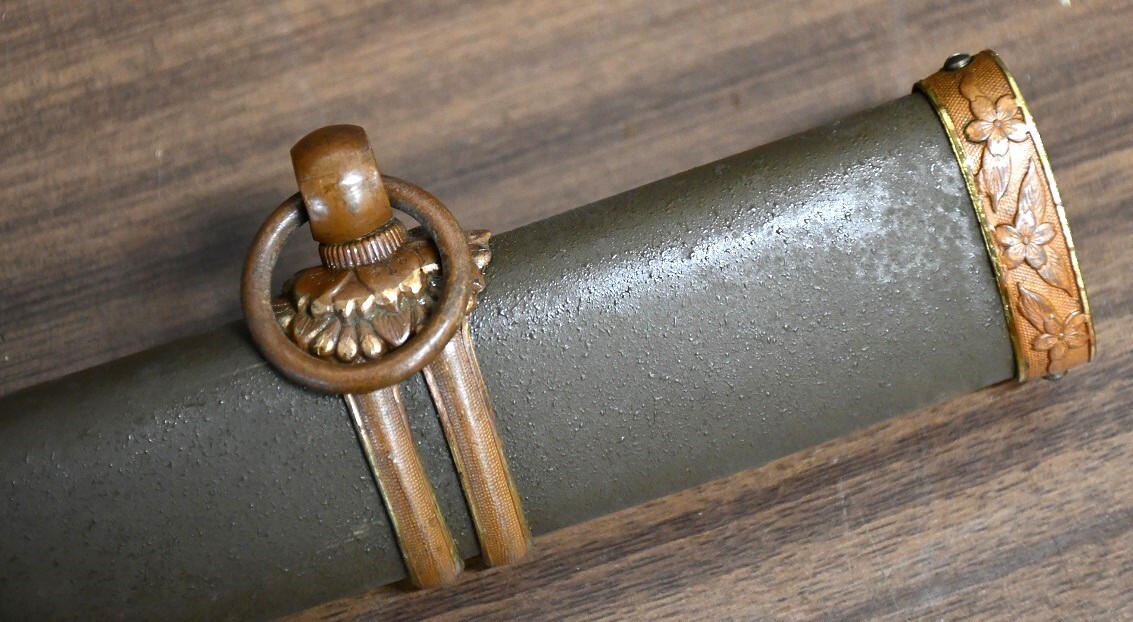 NY3-43 現状品 軍刀鞘 桜紋 目貫 鍔 柄 切羽 日本軍 刀装具 刀剣 旧日本陸軍 日本刀 武具 軍刀 鞘 品 保管品(鍔、刀装具)｜売買されたオークション情報、yahooの商品情報を ...