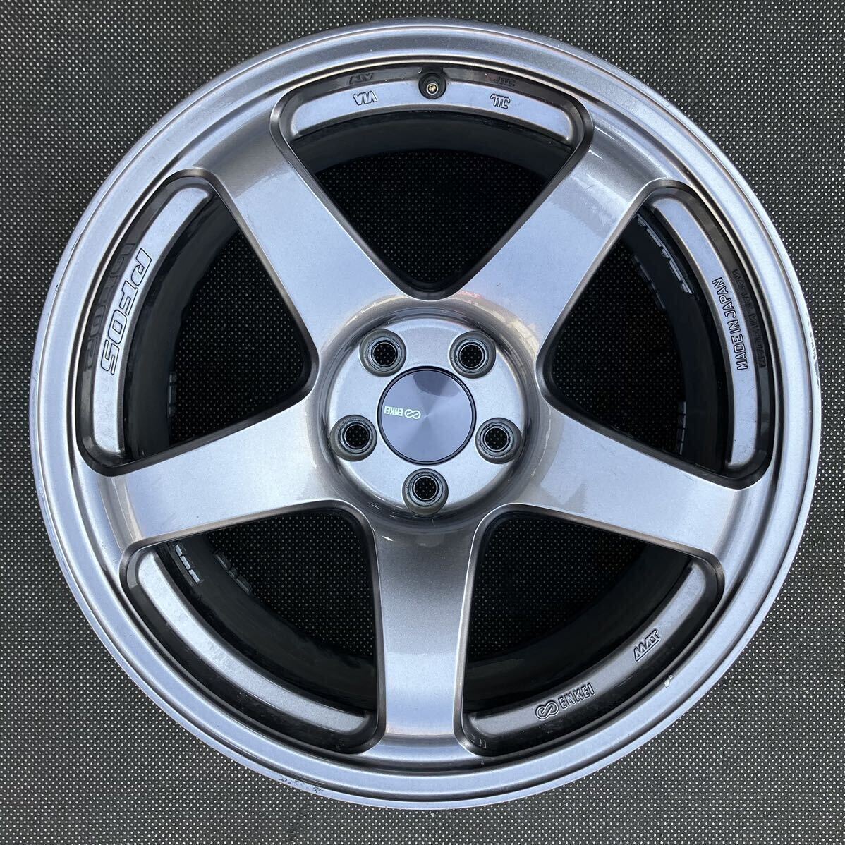 Yahoo!オークション - 「Face R 」エンケイ PF05 17 9j 40 pcd100 5穴...