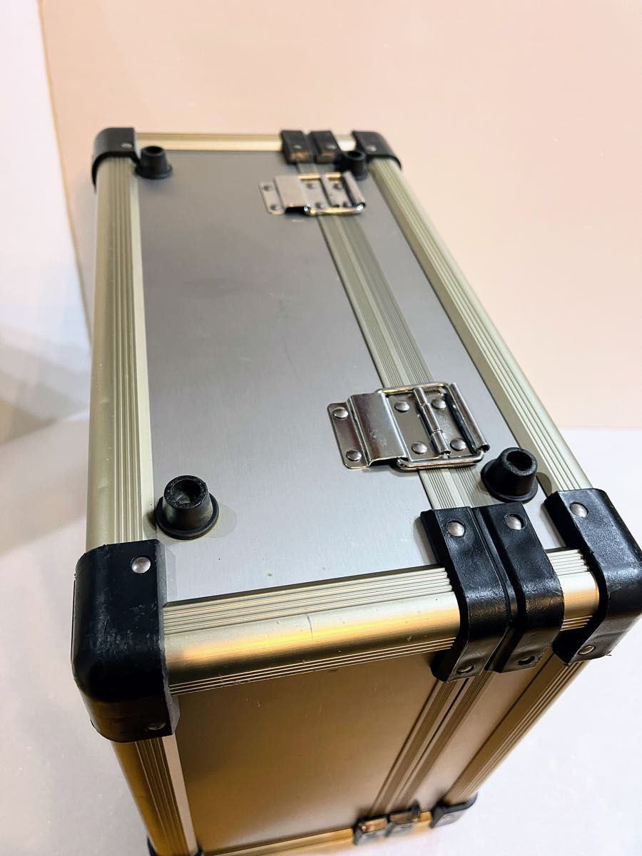 SANWA サンワ アルミキャリングケース M12用 プロポ用 鍵付 SANWA サンワ アルミキャリングケース M12用 プロポ用 鍵付