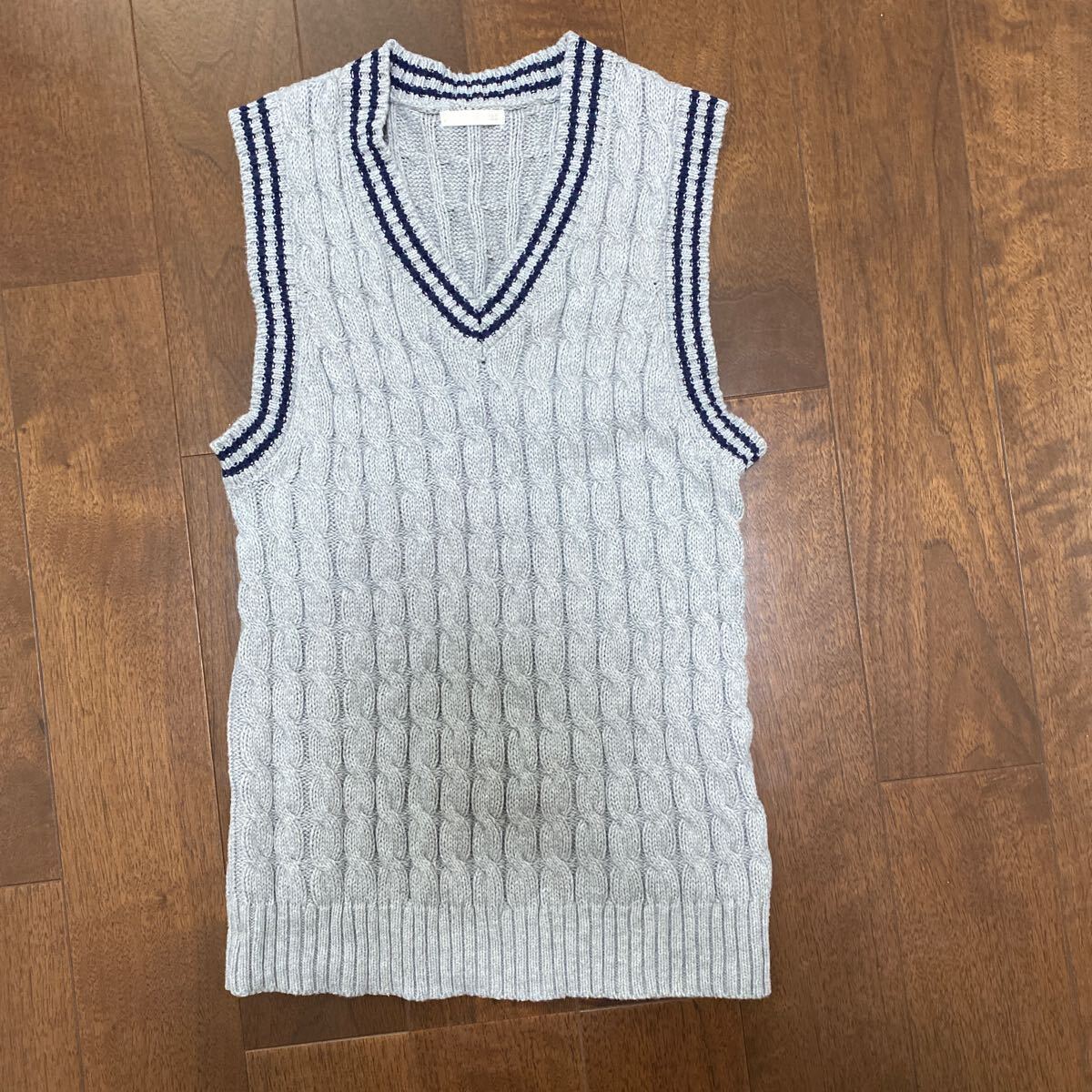 Yahoo!オークション - GU 150 ニットベスト 綿100 Vネック セーター ス...