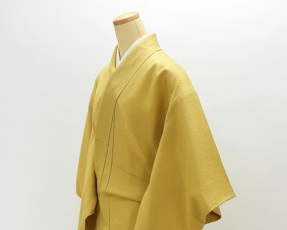 Yahoo!オークション - 色無地 未着用美品 正絹 四季花縫取り地紋 身丈1...