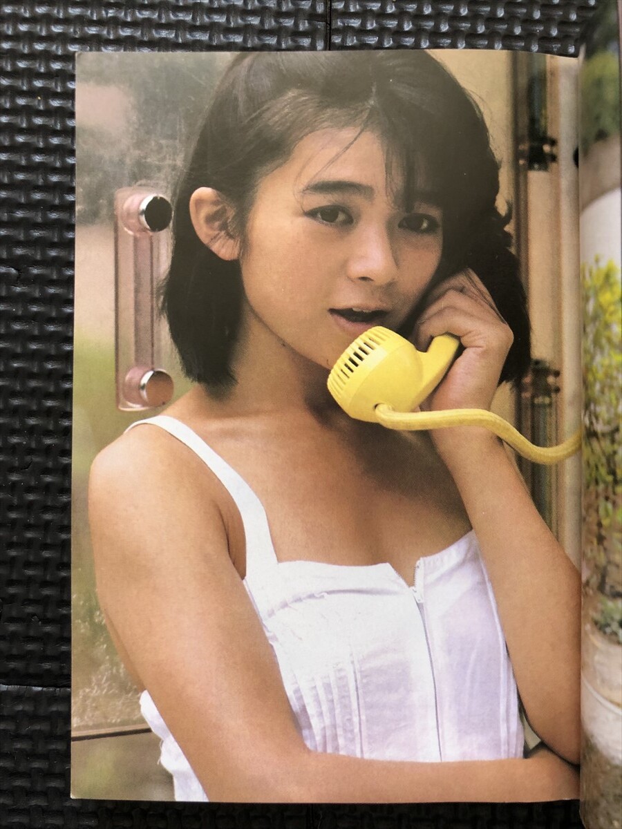 日本代購代標第一品牌【樂淘letao】－秋元ともみ マドンナメイト写真集 撮影/米本光穂 二見書房 1987年11月★W26a2403