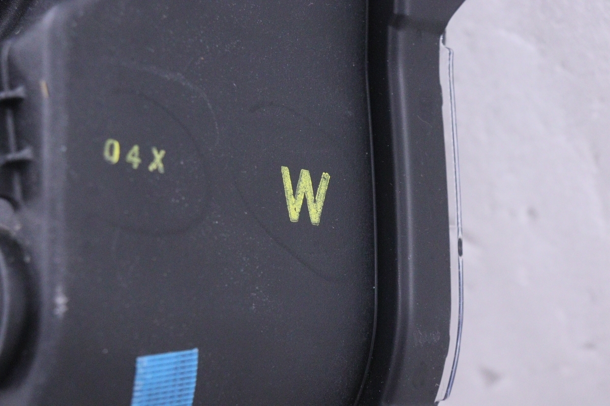 Yahoo!オークション - 22-1947 値下 美品 LED B34A ekクロススペース ...