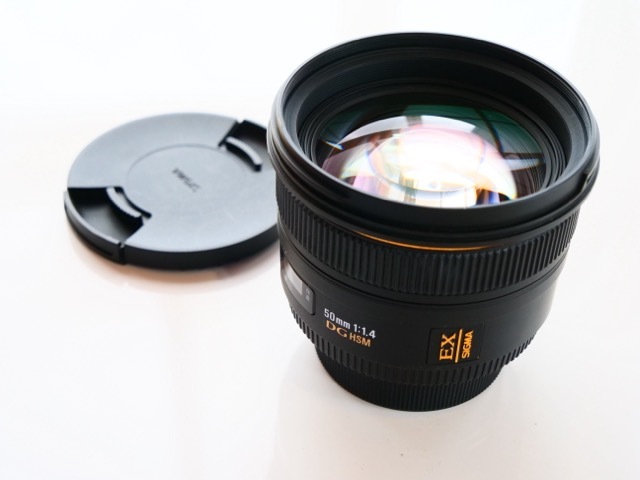 SIGMA 50mm F1.4 EX DG HSM ニコンフルサイズ用 元箱 専用ポーチ フード付き(ニコン)｜売買されたオークション情報、yahooの商品情報をアーカイブ公開 ...