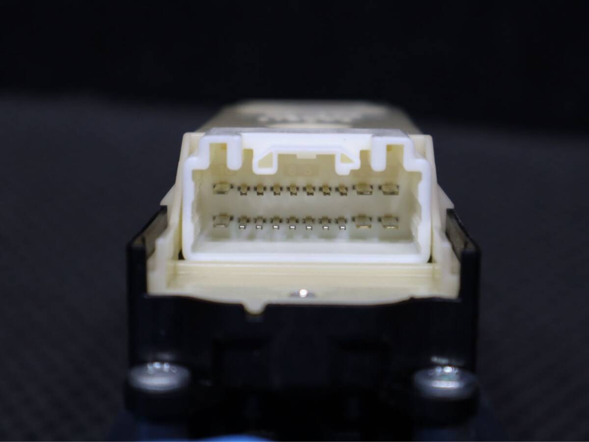 シルバー 作動保証 迅速発送 管理E23 ボクシー ヴォクシー ノア AZR60 AZR65 ウインドウスイッチ ウィンドスイッチ 右 3(トヨタ用)｜売買されたオークション情報、yahooの ...