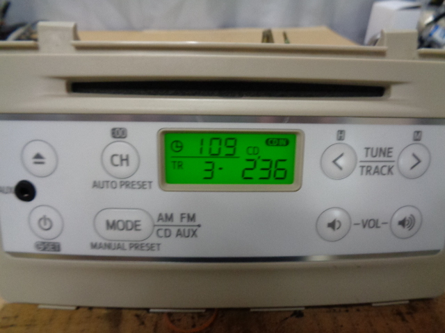 Yahoo!オークション - [C06] ダイハツ 純正 CD プレーヤー オーディオ ...