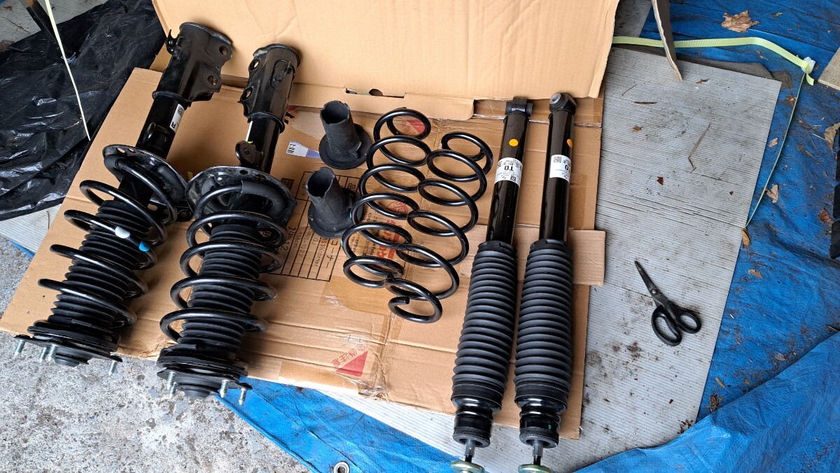 ほぼ新車外し オデッセイハイブリッドrc4純正サスペンション(サスペンションキット（一式）)｜売買されたオークション情報、yahooの商品情報をアーカイブ公開 - オークファン（aucfan.com）