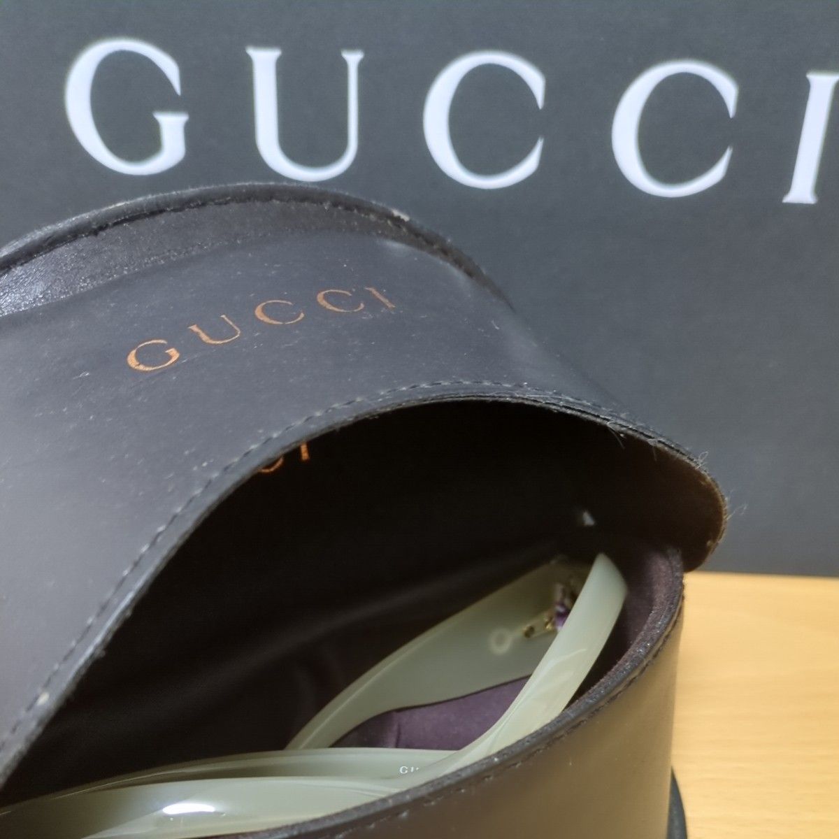 GUCCI サングラス フローラ 白 大きめ ビッグ UV カット 花柄 GUCCI サングラス フローラ 白 大きめ ビッグ UV カット 花柄