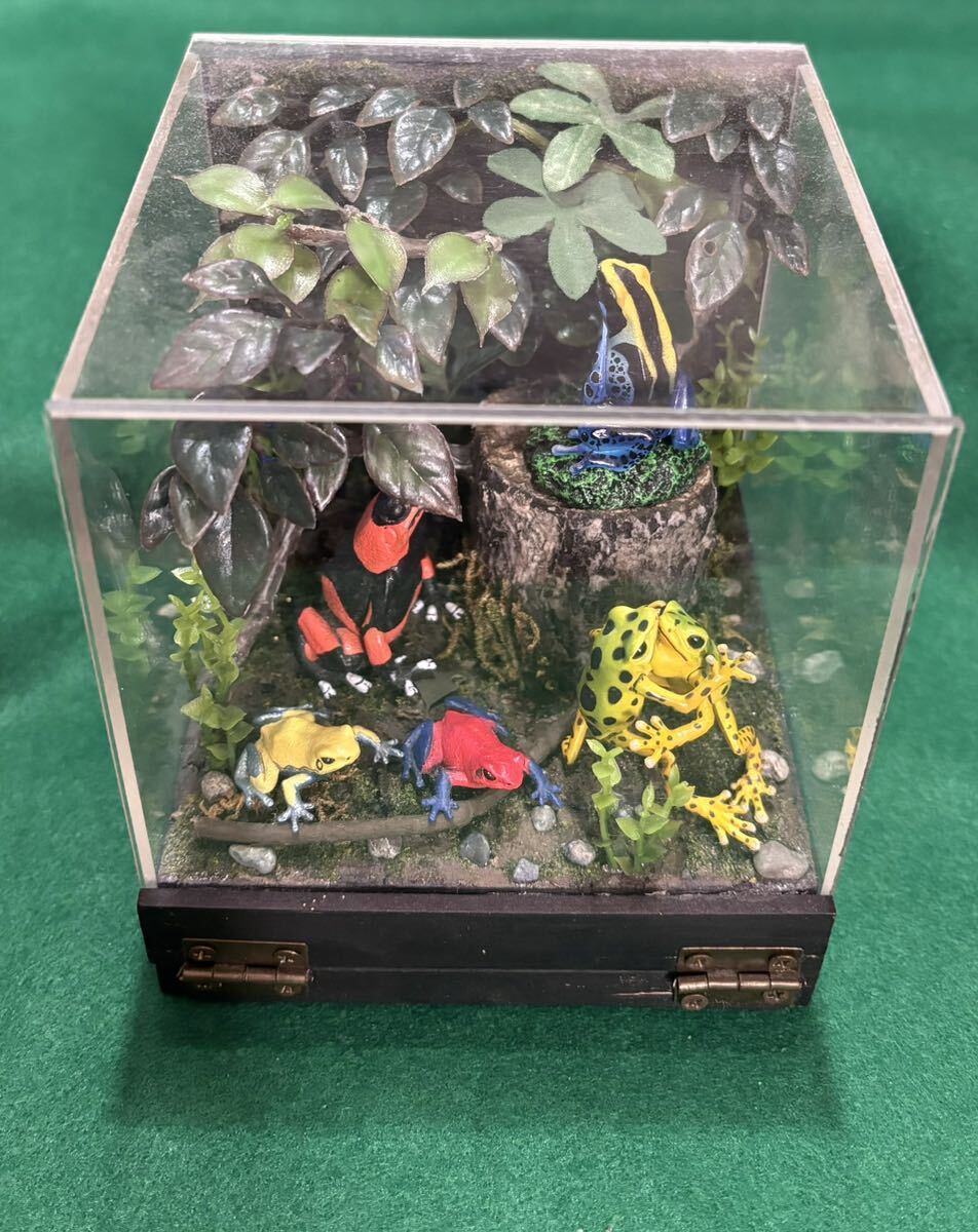 動物フィギュア用ジオラマ】森の風景☆ヒメネズミ・アマガエル 動物フィギュア用ジオラマ】森の風景☆ヒメネズミ・アマガエル