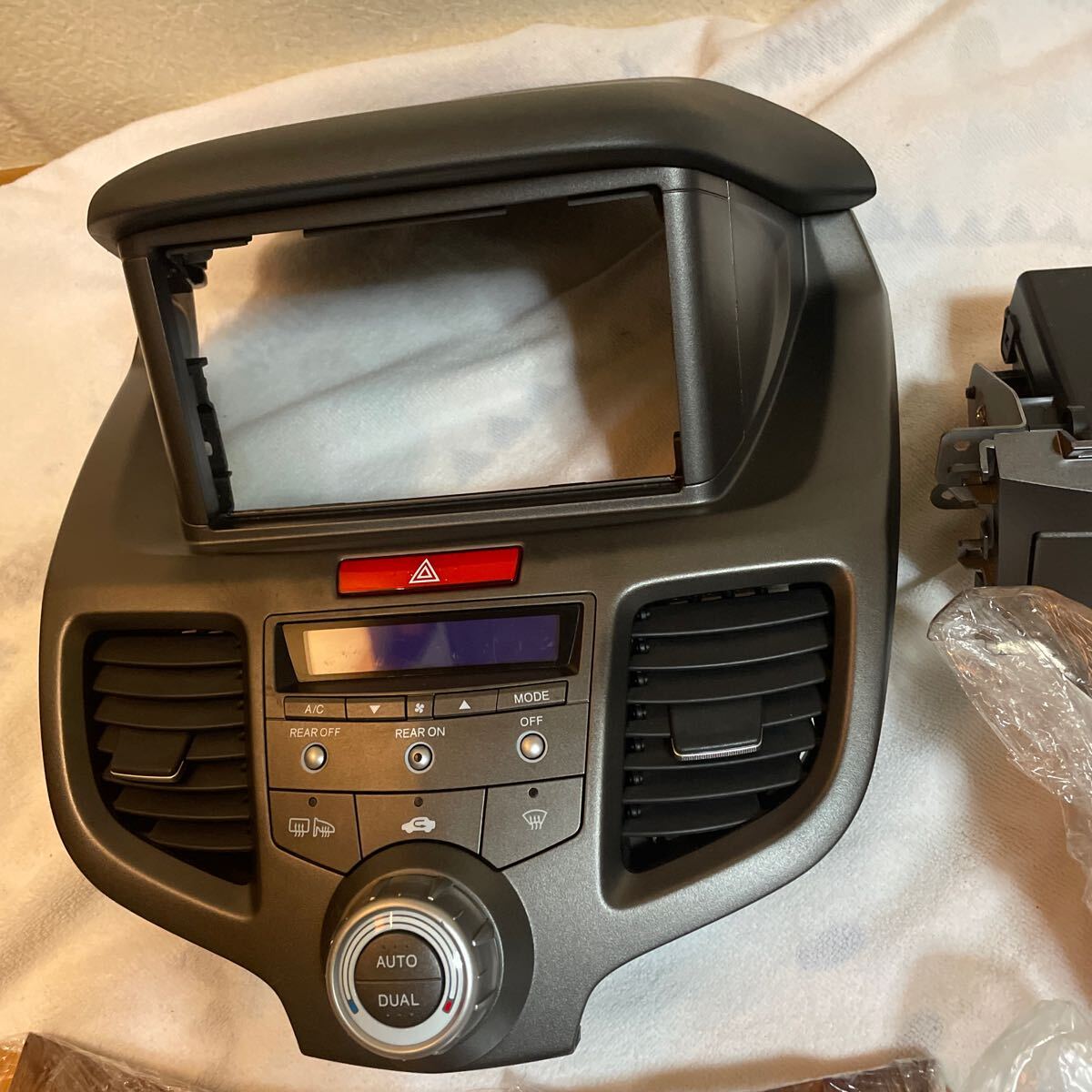 Yahoo!オークション - RB1/オデッセイ【ホンダ 純正】オーディオ枠 セ...