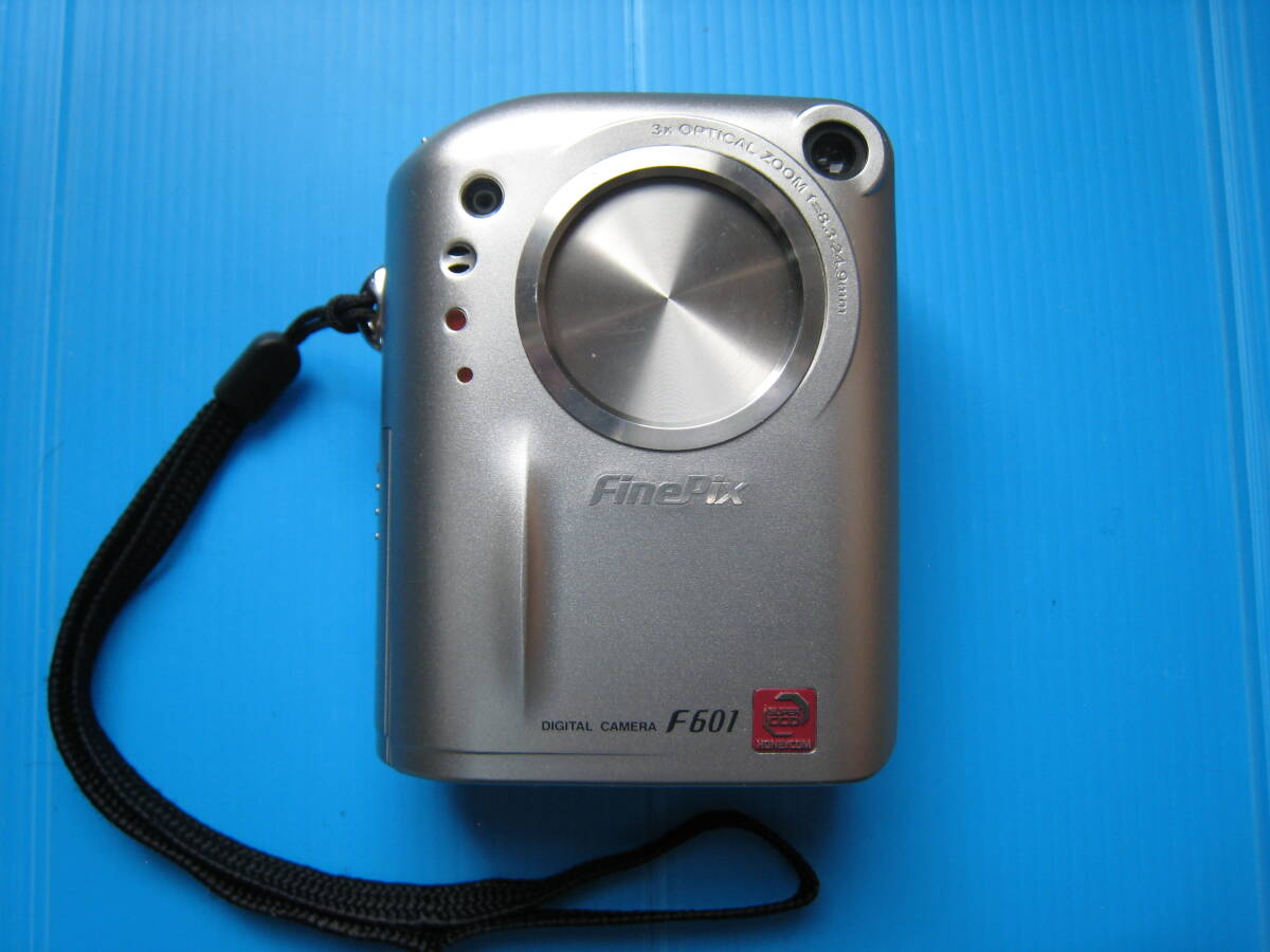 Yahoo!オークション - FUJIFILM FinePix F601