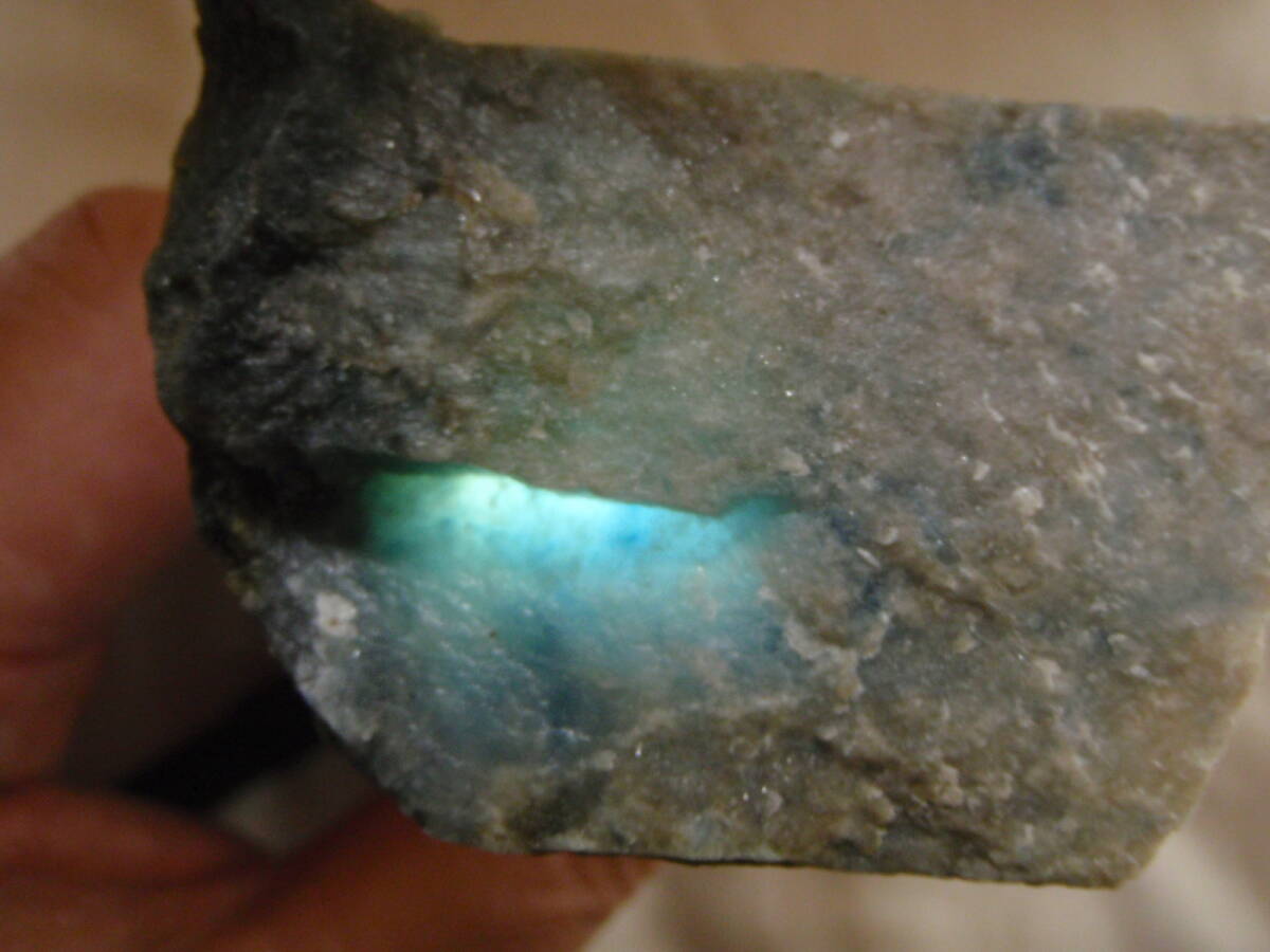 Yahoo!オークション - 糸魚川 翡翠 ヒスイ 218 コン沢 58g 原石 鉱物