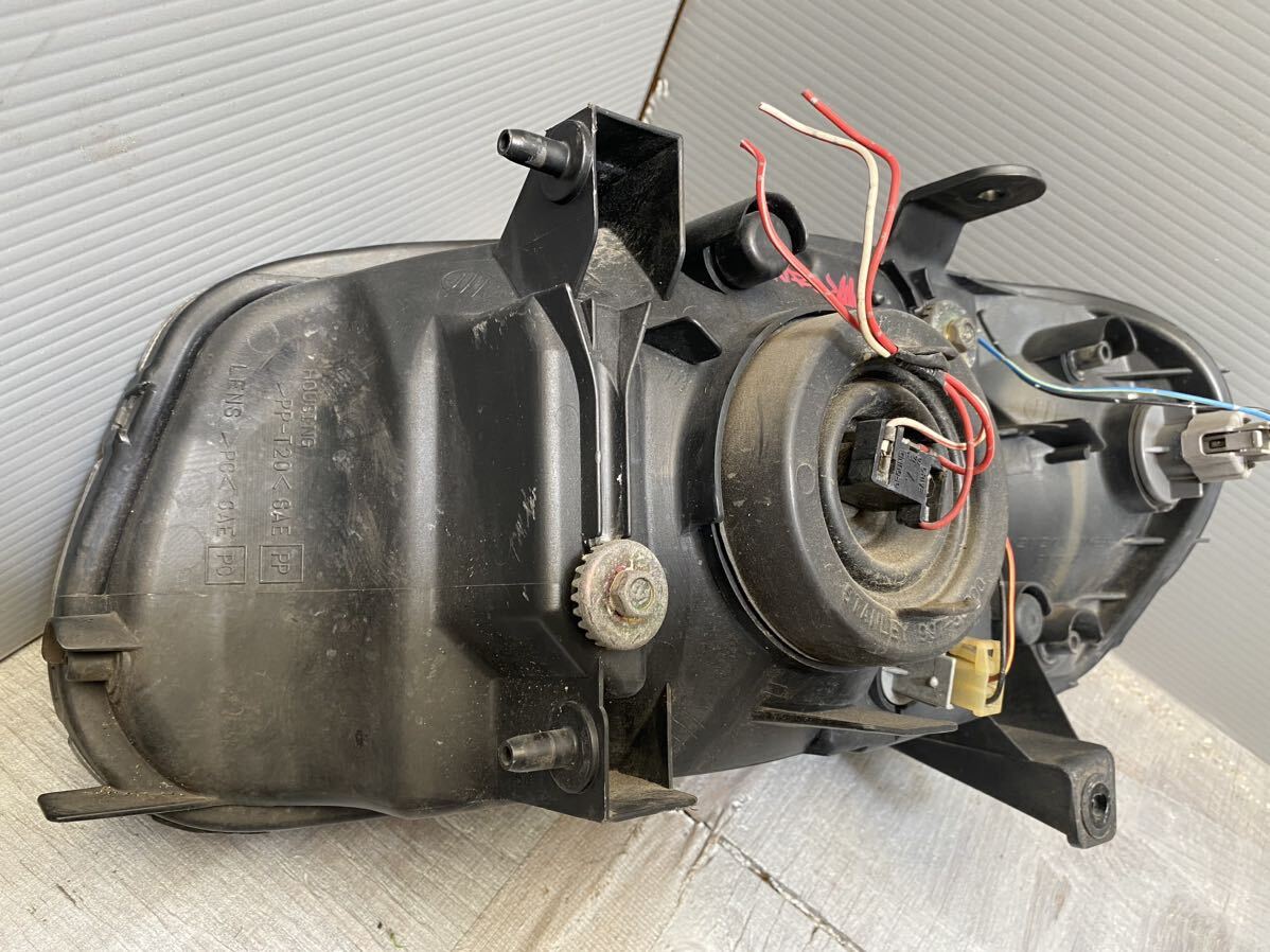 Yahoo!オークション - HA23S HA23V スズキ アルト 左右 ヘッドライト ...