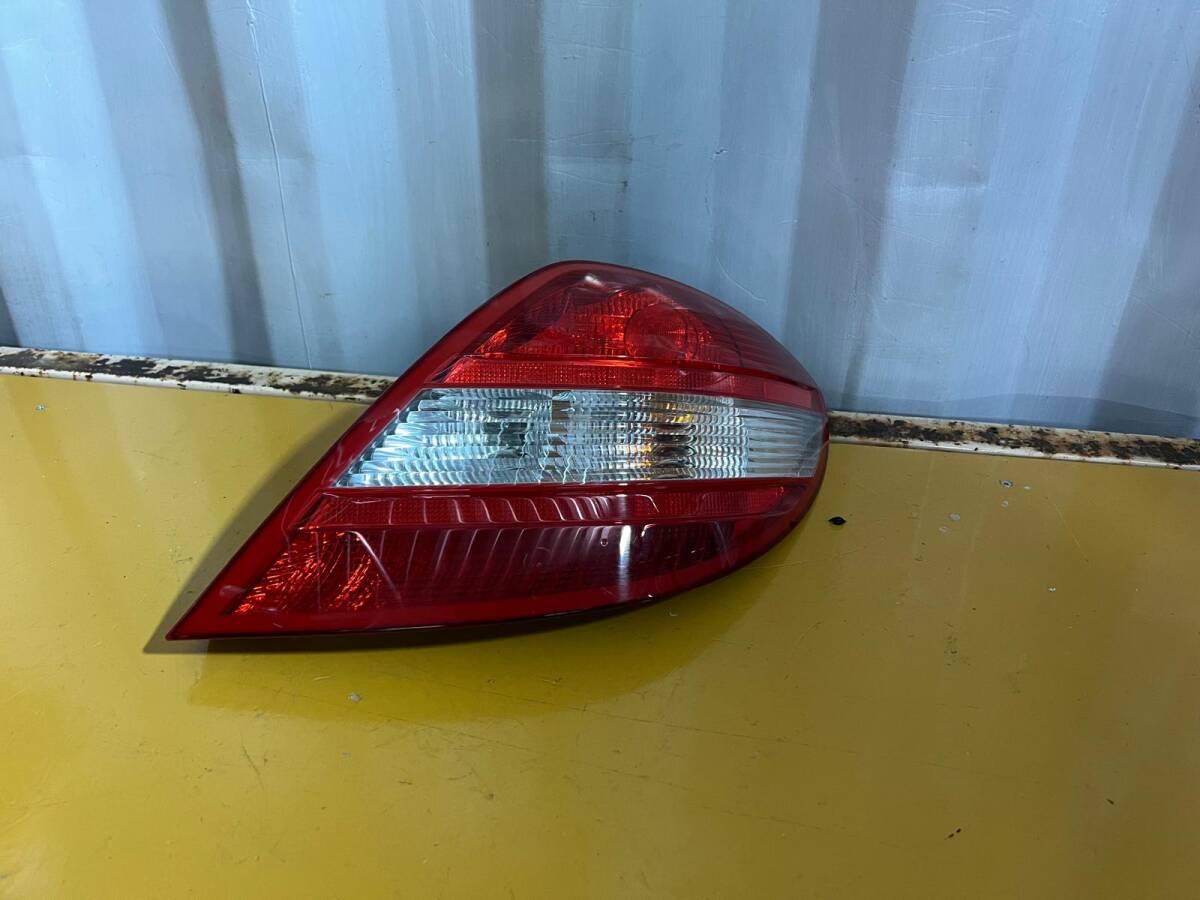 Yahoo!オークション - ベンツ W171 R171 SLK テールライト 左右セット ...