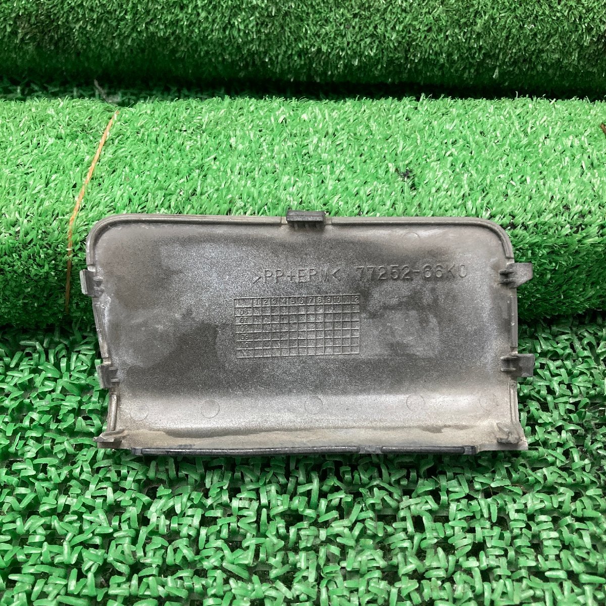 Yahoo!オークション - セルボ Gリミテッド HG21S 牽引フックカバー カ...