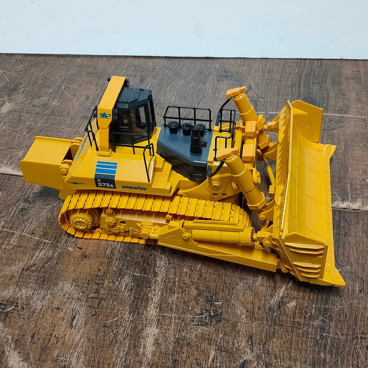 Yahoo!オークション - RC 1/50 ブルドーザー KOMATSU D575 A-3 Yahoo!オークション - RC 1/50 ブルドーザー KOMATSU D575 A-3