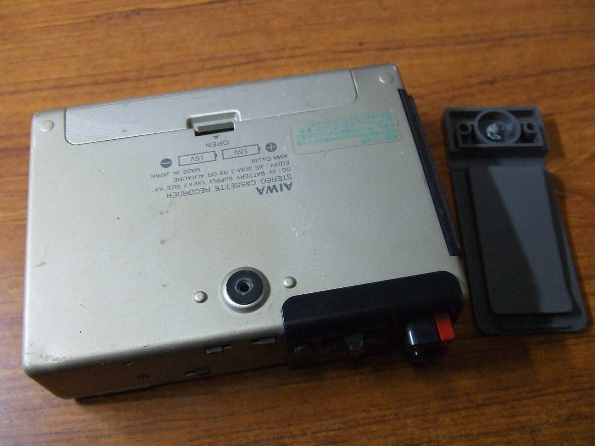 Yahoo!オークション - h492 アイワ/aiwa HS-F2 ポータブルカセットプレ...