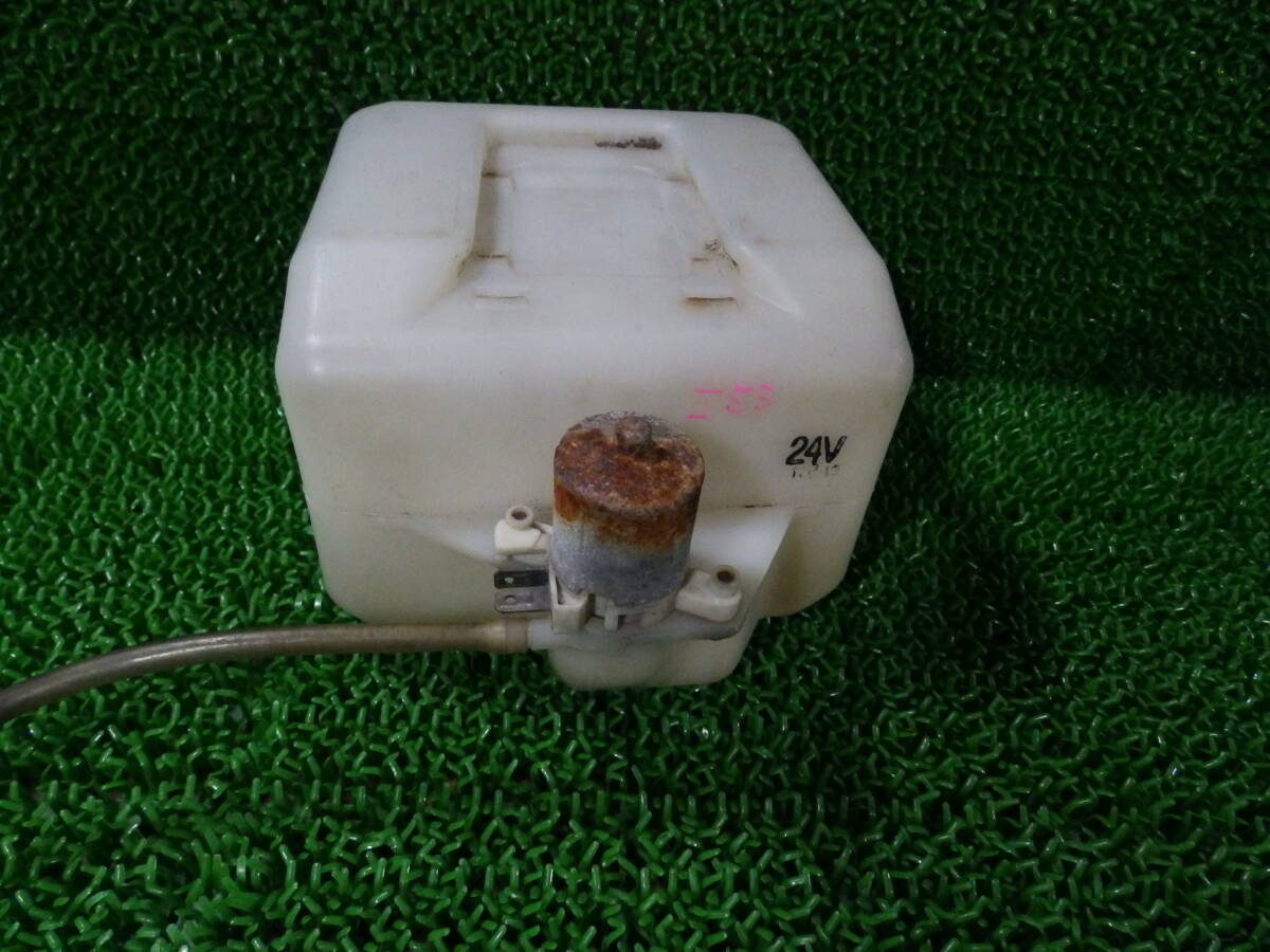 Yahoo!オークション - J53 三菱ジープ ウォッシャータンク MITSUBISHI ...