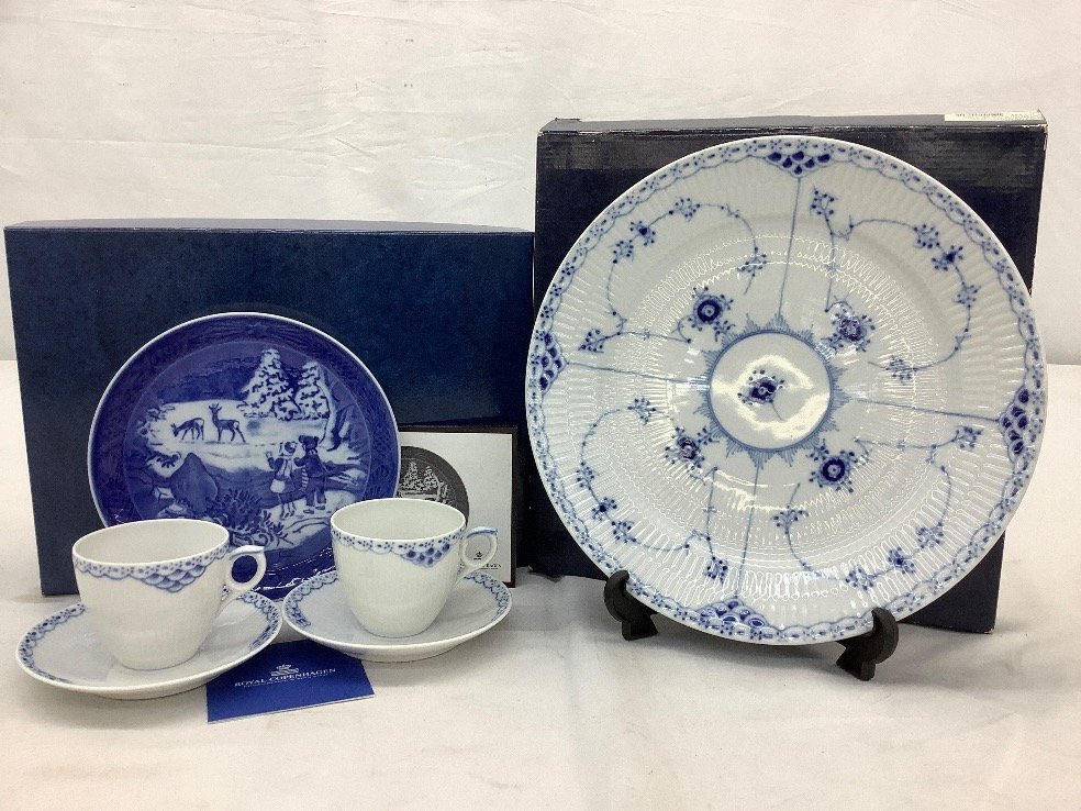 ROYALCOPENHAGEN ブルーフル―テッド カップ&ソーサー/プレート まとめ 台座付属しない 品 ACB(ロイヤルコペンハーゲン)｜売買されたオークション情報、yahooの商品情報を ...