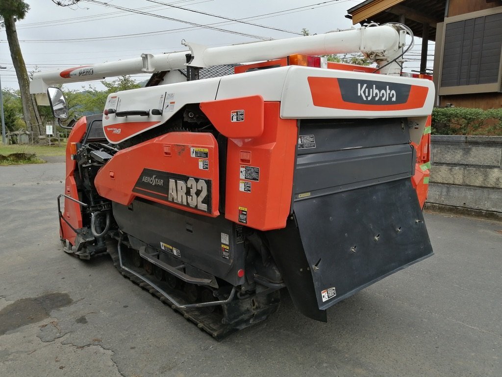 Yahoo!オークション - クボタ コンバイン AR32 DXMW2 605時間 4条刈り ...