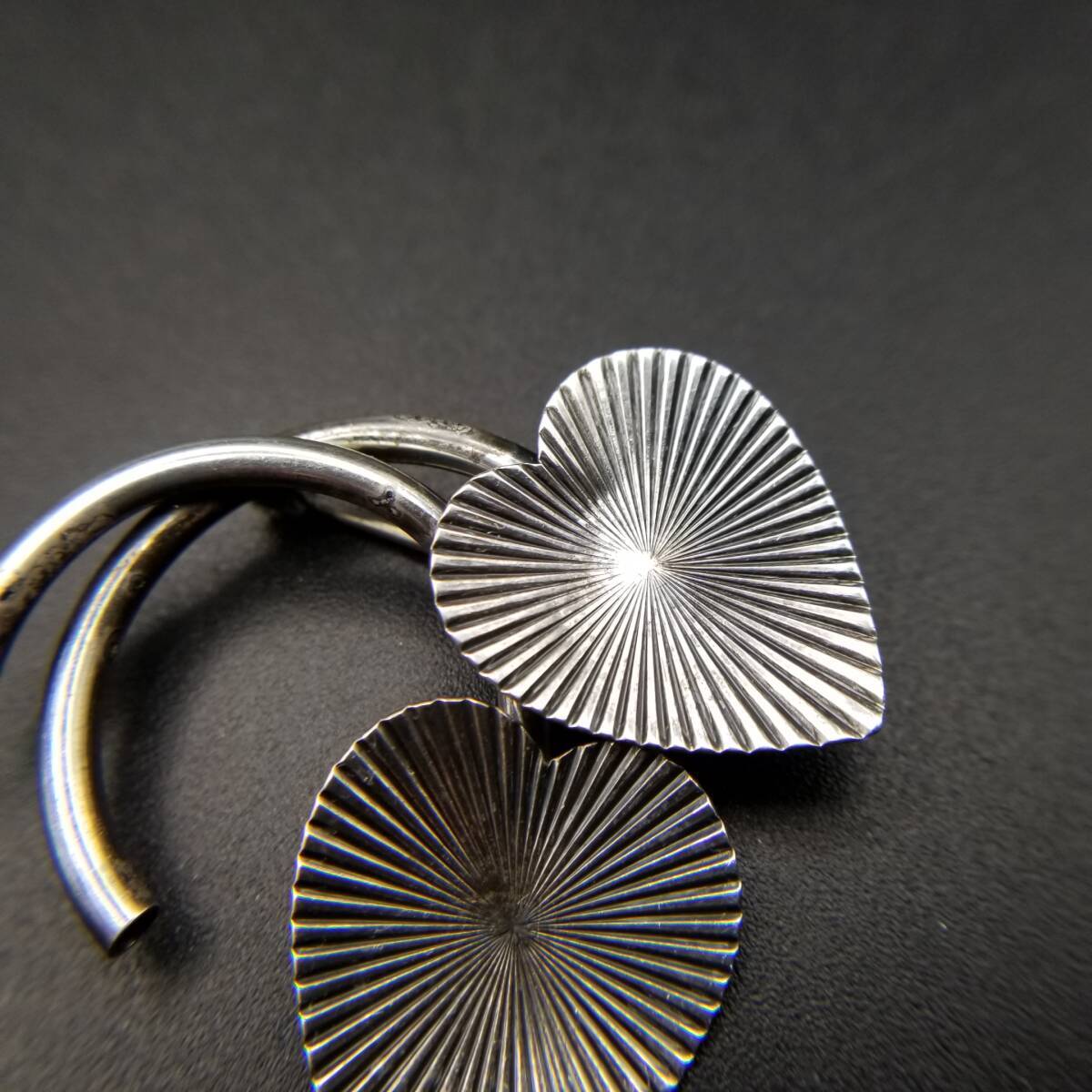 BEAU STERLING ハート モチーフ 植物 エレガント 存在感 スターリング ヴィンテージ シルバー ブローチ ジュエリー 輸入 Y15-B(シルバー)｜売買されたオークション情報 ...