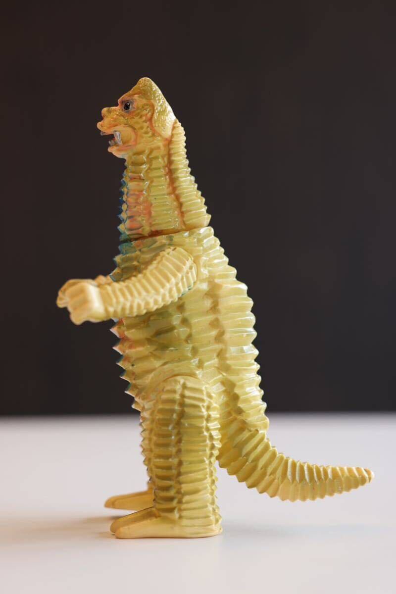 Yahoo!オークション - 当時物 マルサン レッドキング / ウルトラマン/...