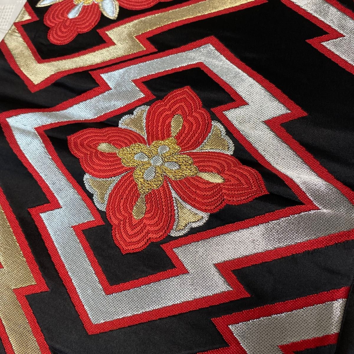 黒地に花菱模様 着物帯 六通袋帯 京袋帯 リメイク 金糸 金銀糸 黒地に花菱模様 着物帯 六通袋帯 京袋帯 リメイク 金糸 金銀糸