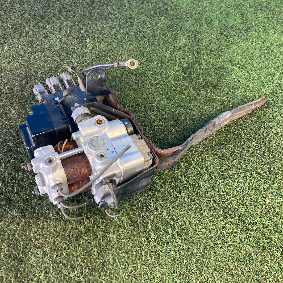 Yahoo!オークション - [P082H5B2] ＠ 日産 シルビア (S13) 純正 ABSユ...