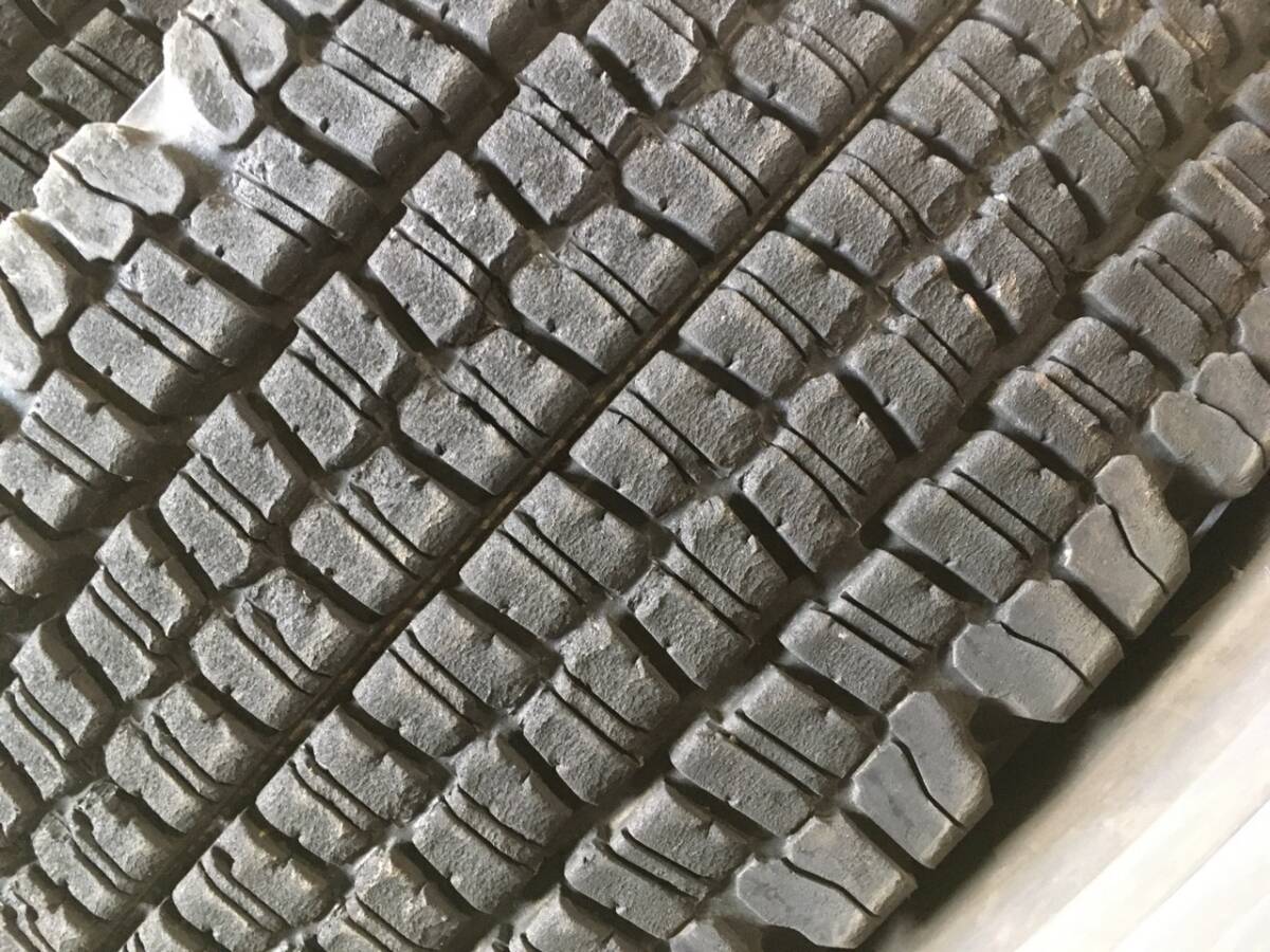 Yahoo!オークション - s339-4-3 235/70R17.5 BS W970 中古4本 2022年製...
