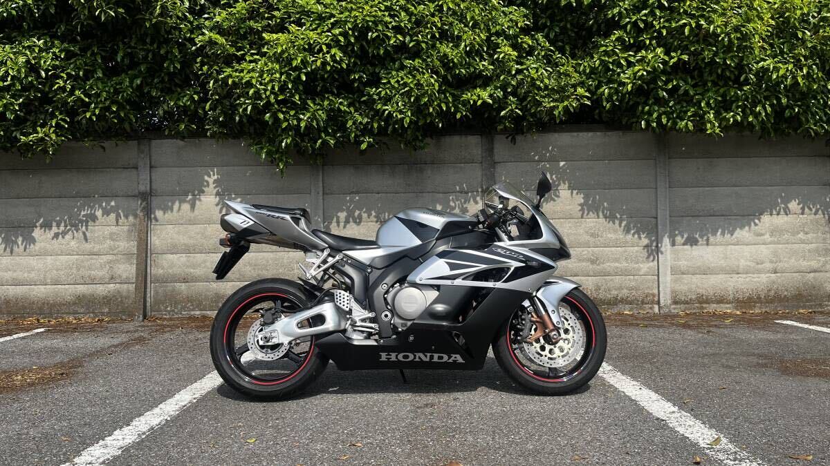Yahoo!オークション - HONDA CBR1000RR SC57