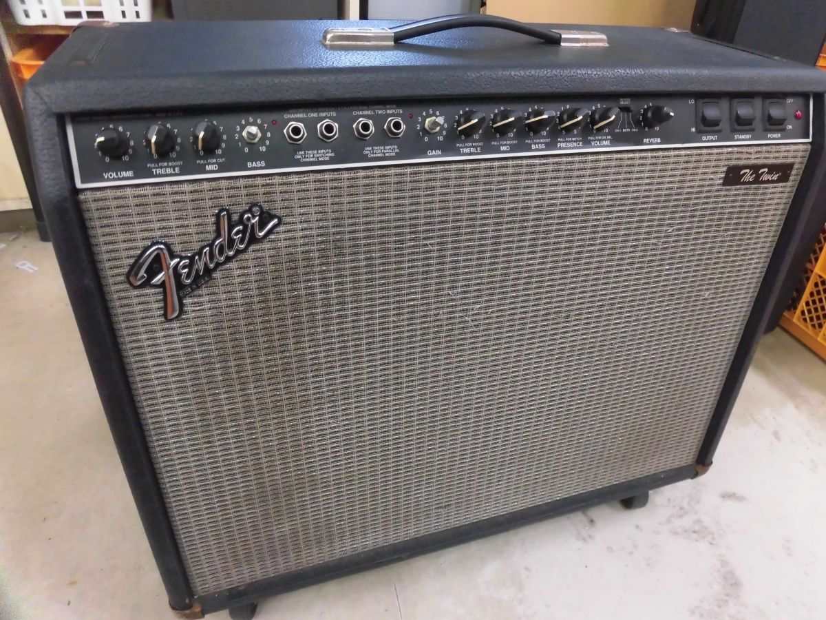 日本代購代標第一品牌【樂淘letao】－49 佐川飛脚便180サ 0418$B04 Fender THE TWIN コンボアンプ ジャンク品