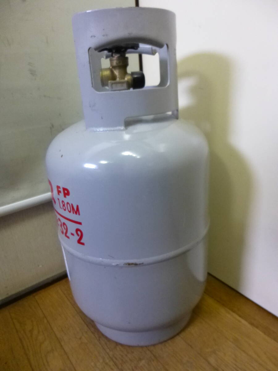 @ LP プロパン ガスボンベ LPガス 容器 8kg 充填期限切 検索 アウトドア キャンプ バーベキュー コンロ 廃油ストーブ 製作 加工 屋台(LPガス)｜売買されたオークション情報 ...