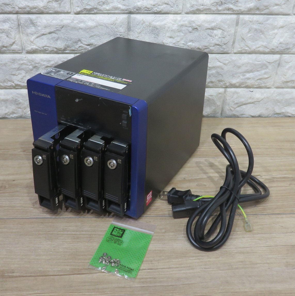 Yahoo!オークション - ≪中古品≫I-O Data パフォーマンスNAS HDL-Z4WM8C...