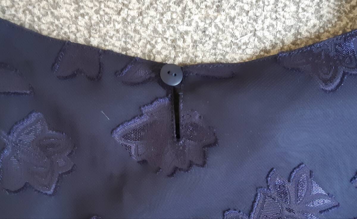 Yahoo!オークション - 大きめ ETAGE ワンピース 紺 17ABR 1点 レディー...