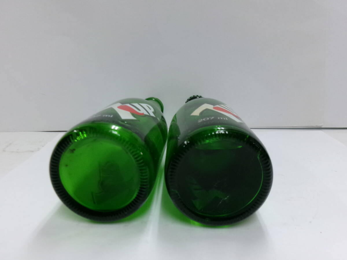 Yahoo!オークション - 2本「7UP／セブンアップ」中身入り1本 空き...