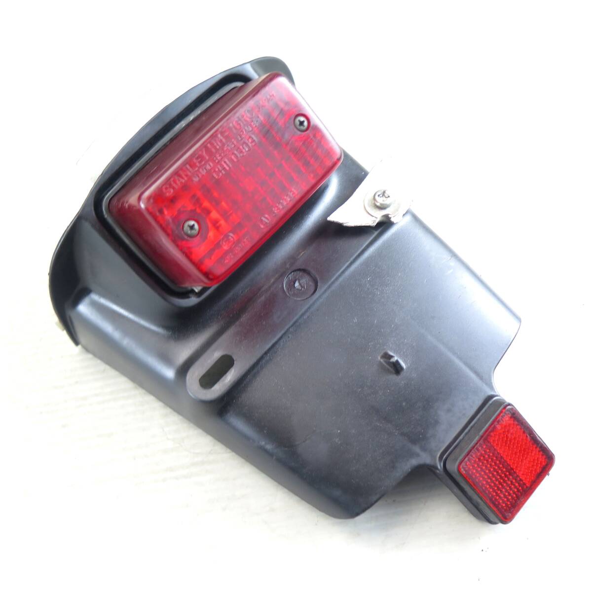 Yahoo!オークション - マグナ50 [AC13] 純正リアフェンダー テールラン...