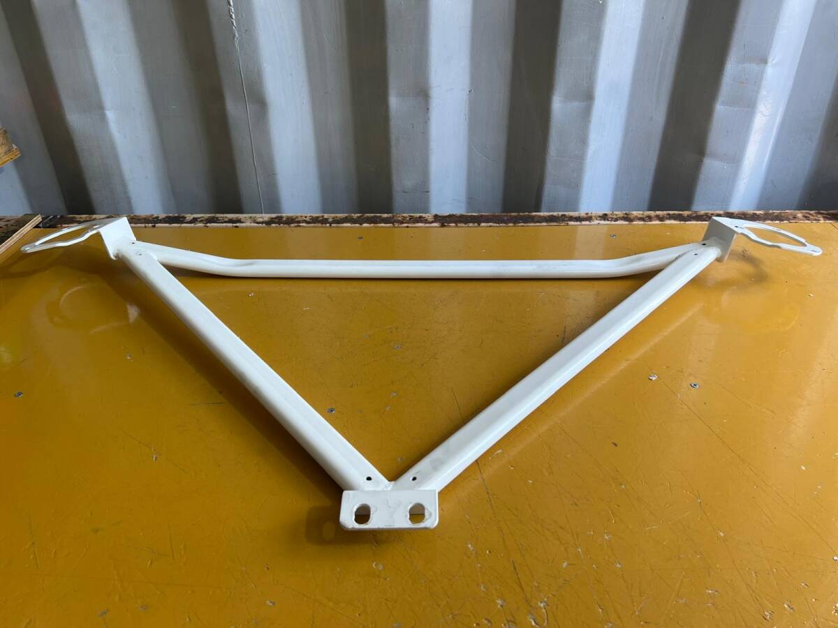 Yahoo!オークション - BMW Z4 E85 ULTRA RACING タワーバー HD-146