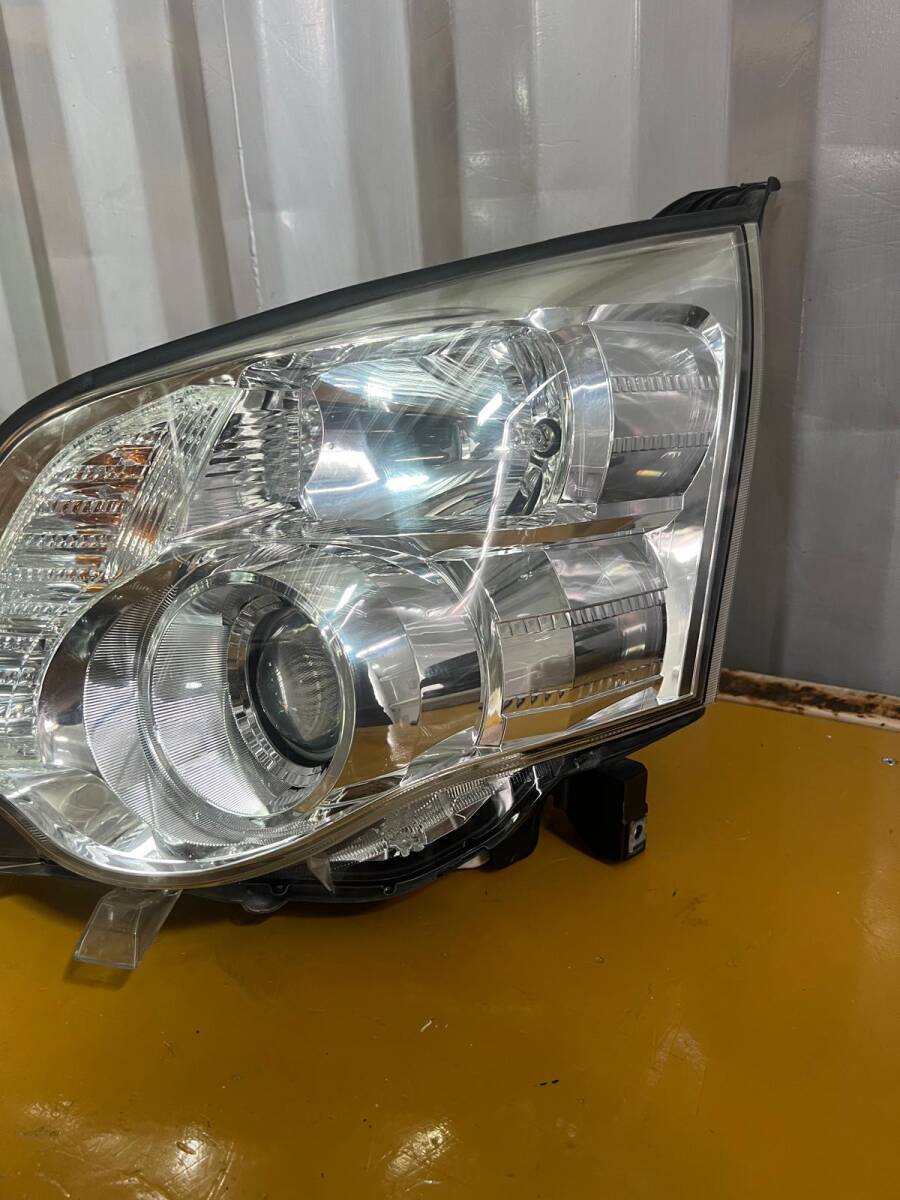 Yahoo!オークション - ノア ZRR70 HID ヘッドライト 左右セット HD-65