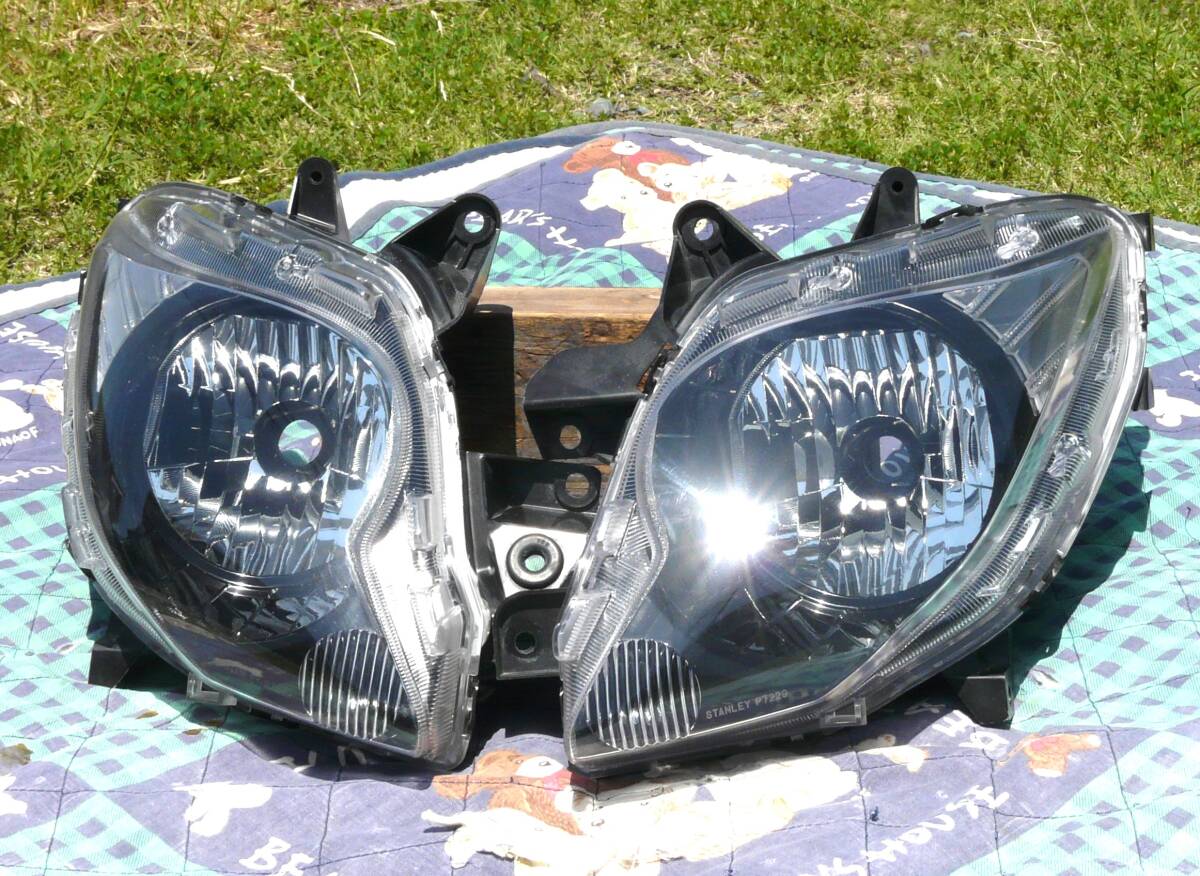 Yahoo!オークション - ホンダ純正 フォルツァ250 MF10 ヘッドライト ウ...