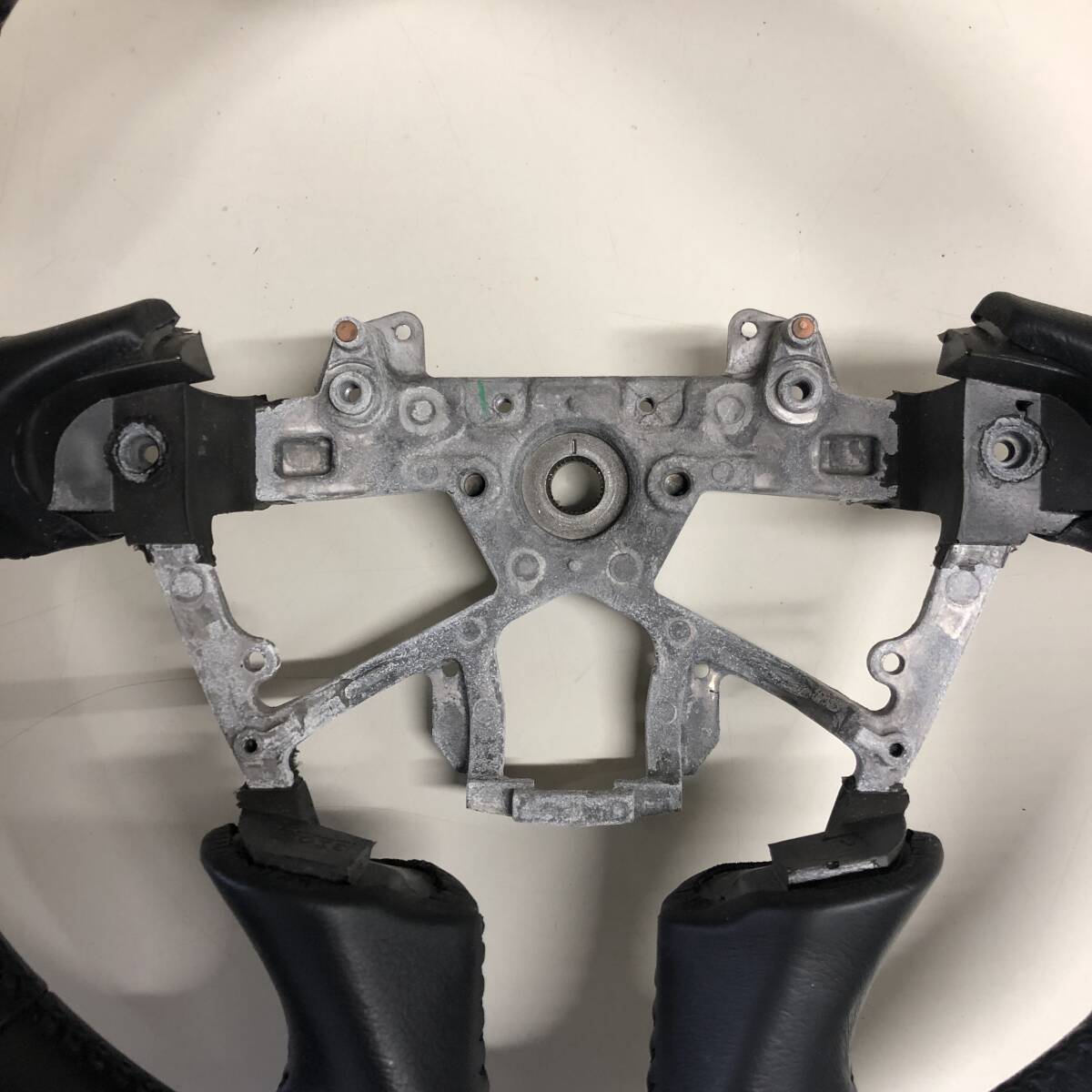 Yahoo!オークション - F555 ステアリング ハンドル エルグランド E52 ...