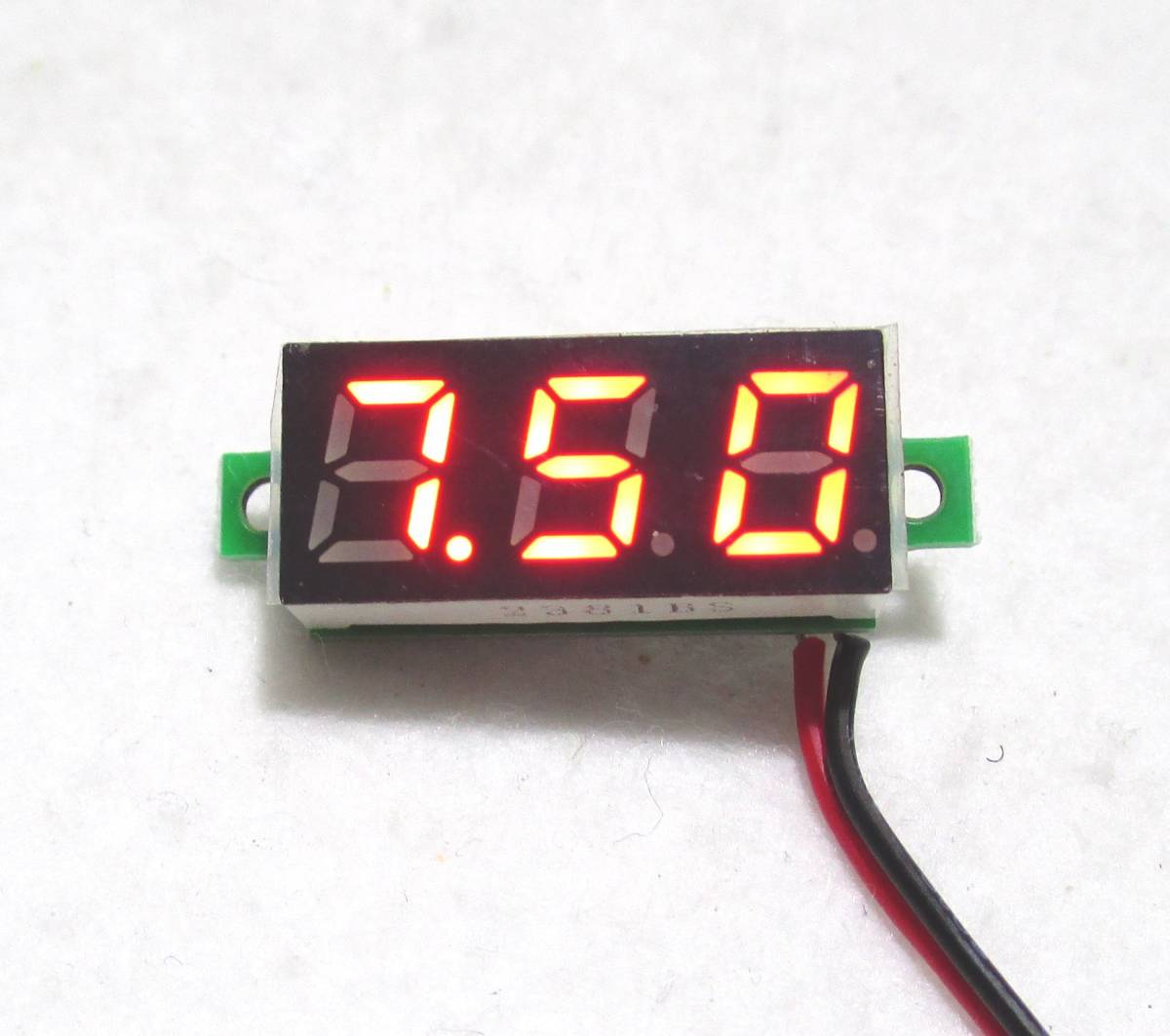 Yahoo!オークション - RGK 小型オンボードデジタル電圧計 レッド ドロ...