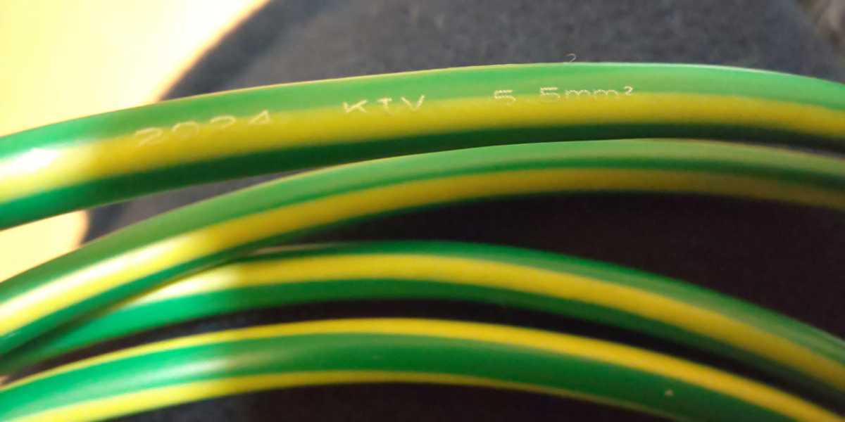 KIV 5.5sq 10AWG 緑/黄×3本ライン Φ5.1 70m 約5kg(電線)｜売買されたオークション情報、yahooの商品情報をアーカイブ公開 - オークファン（aucfan.com）