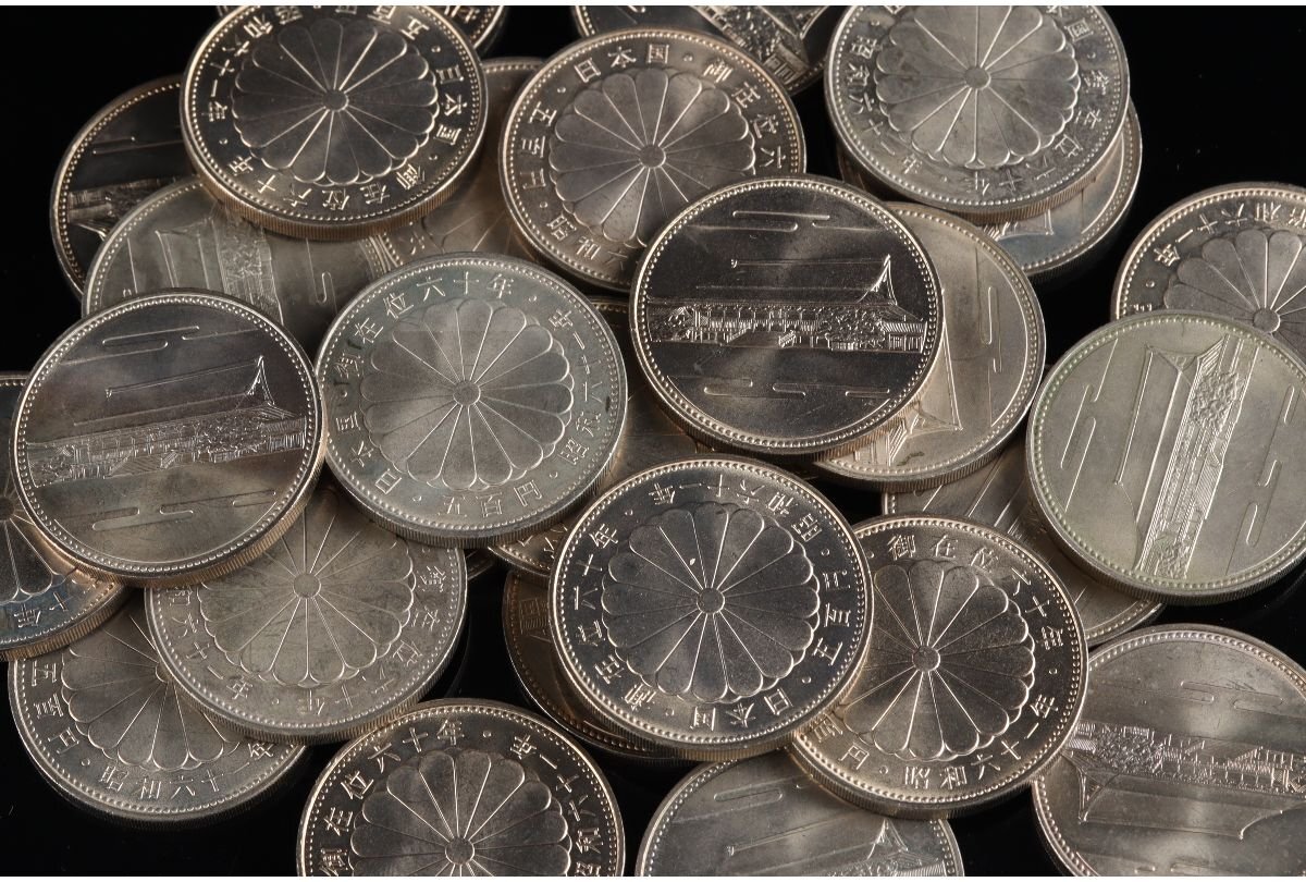 Yahoo!オークション - [URA]昭和61年/御在位六十年/記念硬貨/500円玉/2...