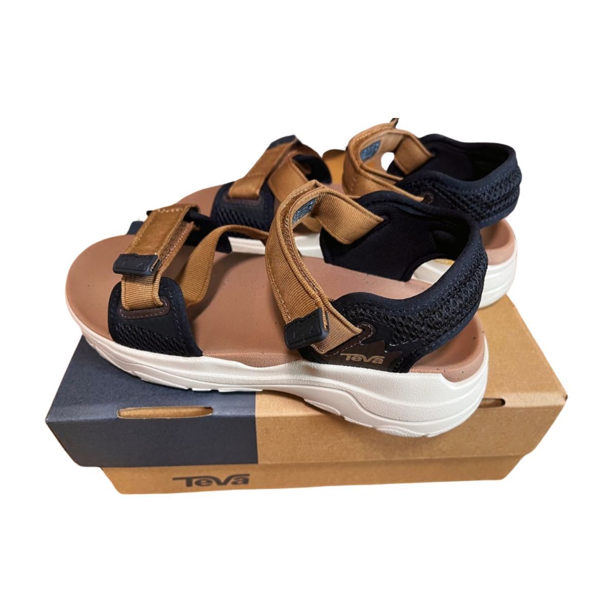 新品IENA 別注 Teva(テバ)ZYMIC サンダル23cm 希少 キャメル 新品IENA 別注 Teva(テバ)ZYMIC サンダル23cm 希少 キャメル