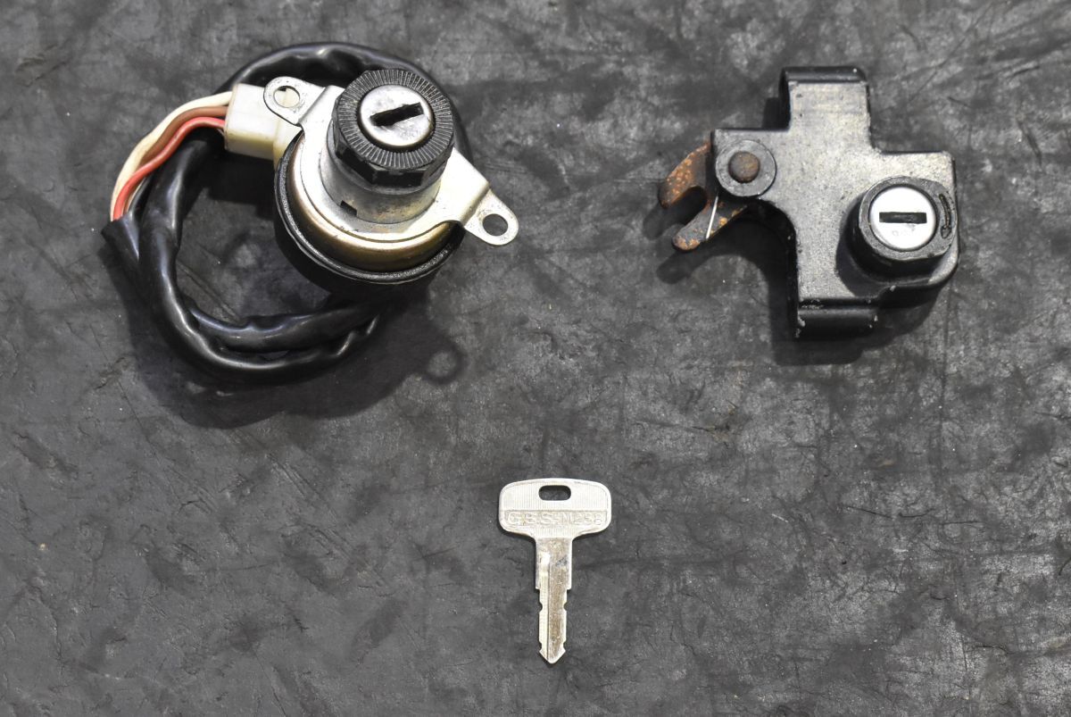 K859 当時物 純正 400SS キーセット 0026 検 250SS S3 S1 KH マッハ(カワサキ用)｜売買されたオークション情報、yahooの商品情報をアーカイブ公開 ...