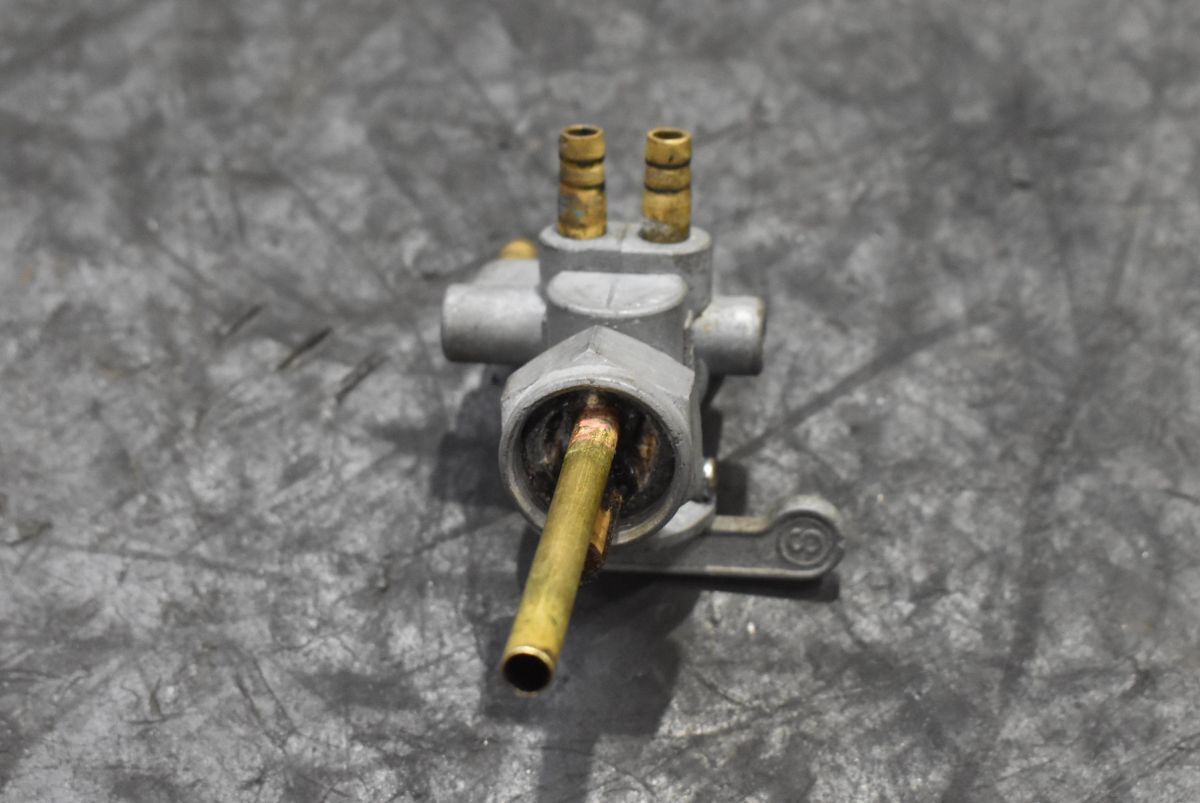 Yahoo!オークション - K859 当時物 純正 400SS ガソリンコック 燃料コ...