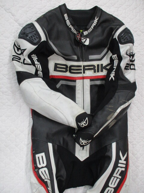 Yahoo!オークション - BERICK べリック 2.0レーシングスーツ 52（XL相...