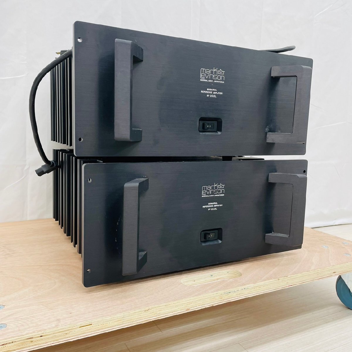 日本代購代標第一品牌【樂淘letao】－P1629☆【中古】Mark Levinson マークレビンソン No.20.5L モノラルパワーアンプ ペア☆法人様のみ JITBOX 1便にて発送可能 ☆