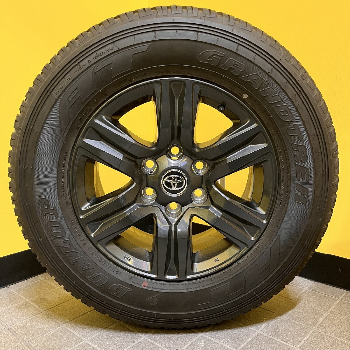 トヨタ TOYOTA 純正 ハイラックス 17インチ ホイール タイヤ 4本 ダンロップ DUNLOP GRANDTREX 6穴 265/65R17(ラジアルタイヤ)｜売買されたオークション ...