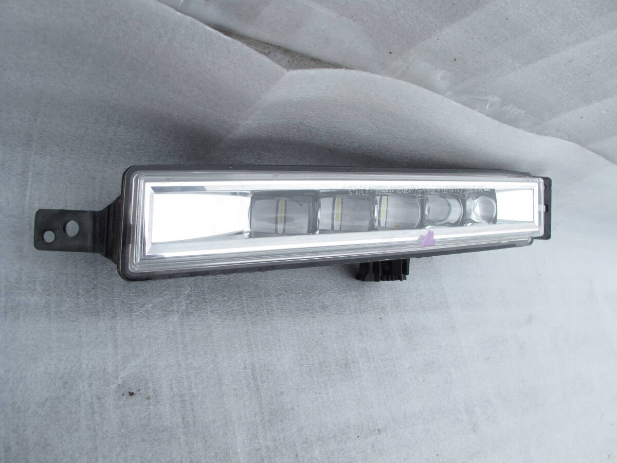 Yahoo!オークション - ヴェゼル RU3 RU4 LED フォグランプ デイライト ...